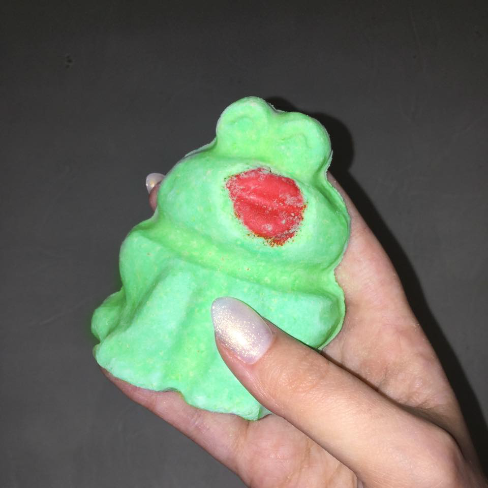 Frog Prince Bath Bomb from Lush – Lush Upon A Time
